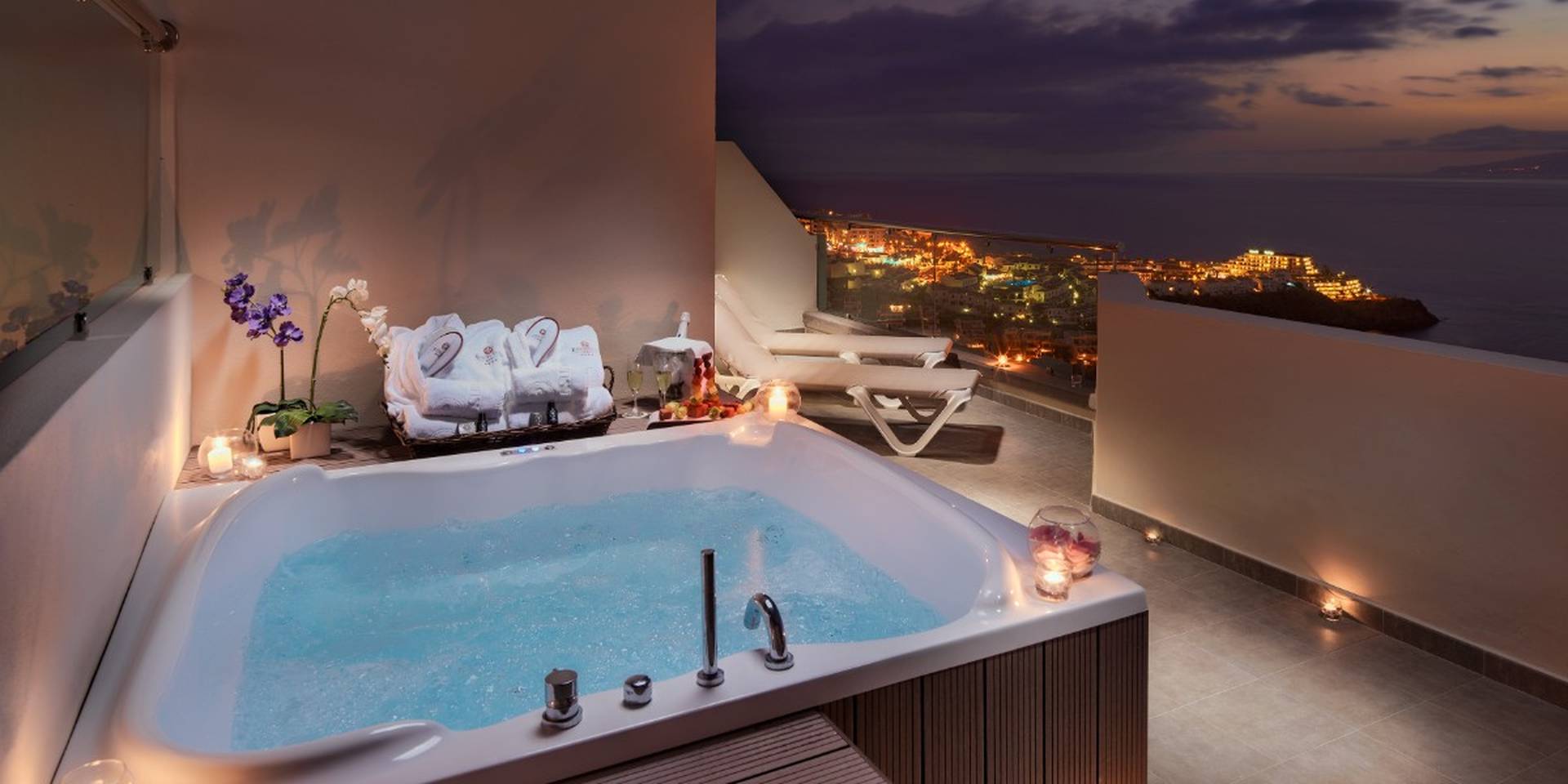2 Bedroom Luxury Apartment with Sea View Jacuzzi | Royal Sun Resort